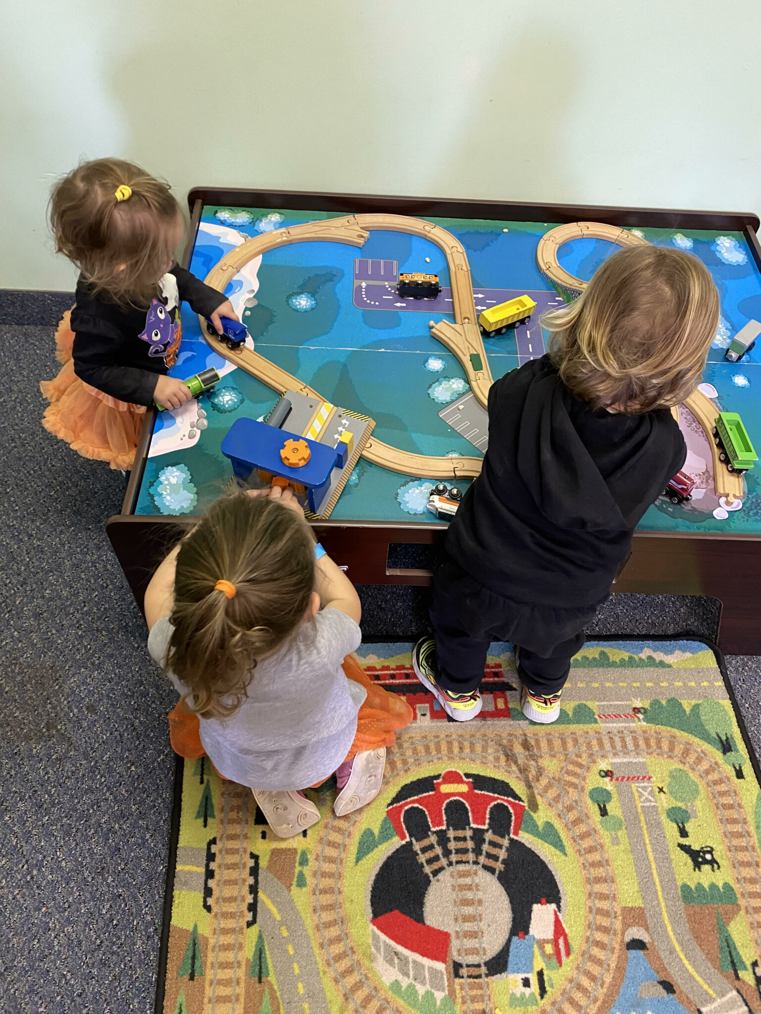 Parallel Play: Definition, Benefits & Activities to Support It — The ...
